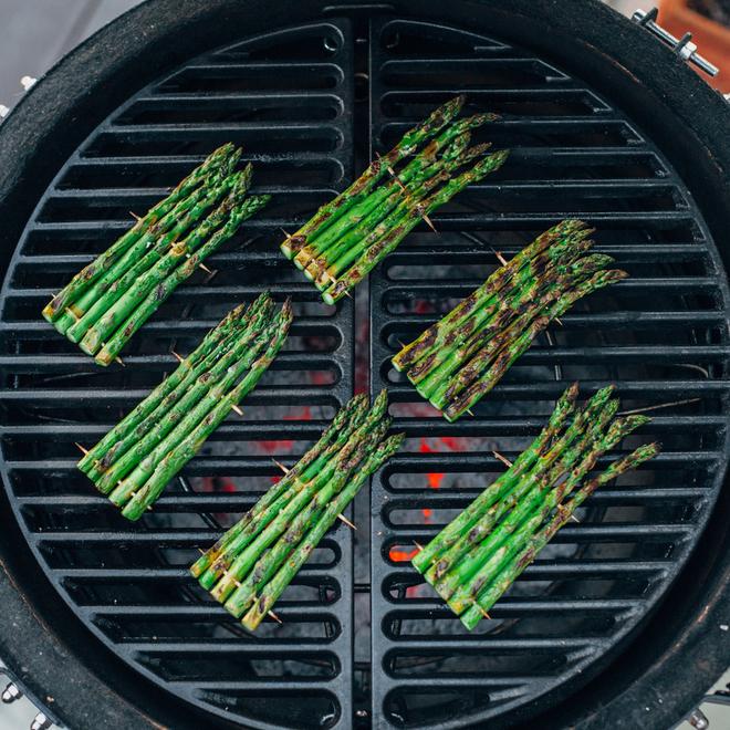 Kamado Joe Half-Moon Cooking Grate for Big Joe BJ-HCICG | RONA