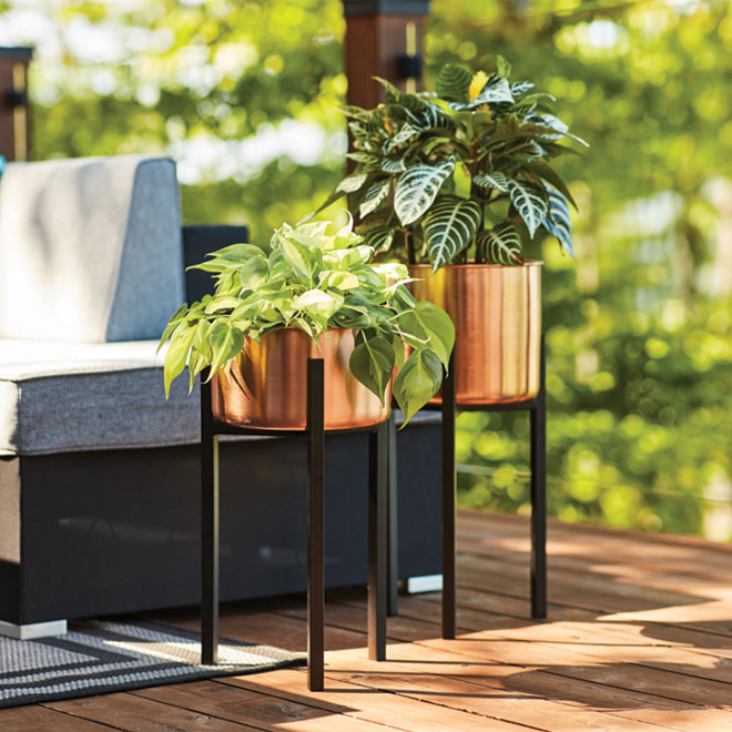 Allen + Roth City Oasis Pot with Stand - 10-in - Metal - Black and ...