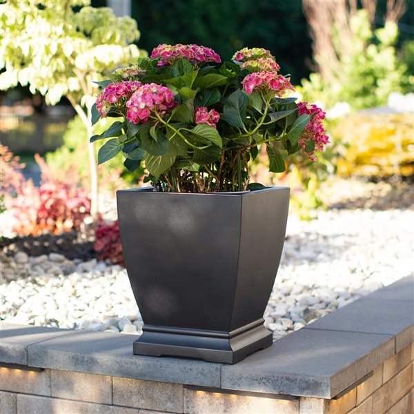 MAYNE Acadia Outdoor Square Planter Graphite Grey 18-in x 18-in 5915 ...