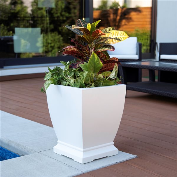 MAYNE Acadia Outdoor Square Planter White 18-in x 18-in 5915-W | RONA
